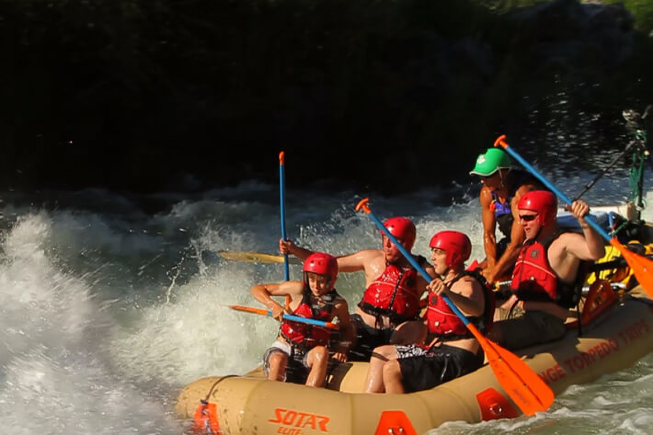 Rogue River Whitewater Raft Trip Half-Day at Nugget Falls
